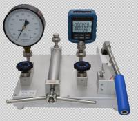 China Manual Pneumatic Pressure Comparator M20x1.5 Female 3 Outputs 140bar for sale