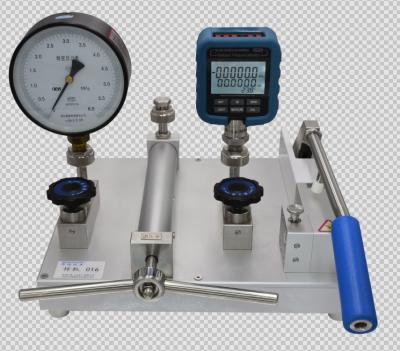 China Manual Pneumatic Pressure Comparator M20x1.5 Female 3 Outputs 140bar for sale