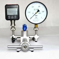 China Hand Pneumatic Pressure Calibrator 900 psi Portable Gauge Tester with M20x1.5 Output for sale