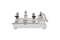 China Stainless Steel Hand Held Pneumatic Pressure Calibrator 140bar 0.1mbar Resolution for sale