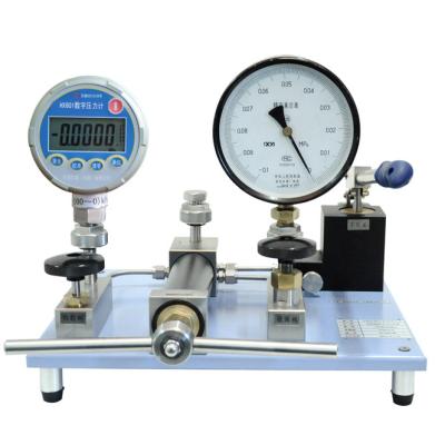China Advanced and Versatile Hydraulic Pressure Gauge Comparator for Multiple Applications for sale