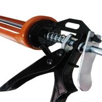 China 600ml Chrome Plated Industrial Caulking Gun Manual Power Source for sale