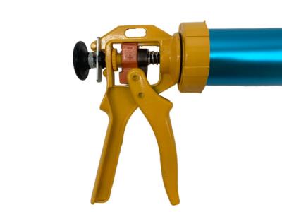 China Plastic Nozzle 600ml Cylinder Sausage Caulking Gun for sale