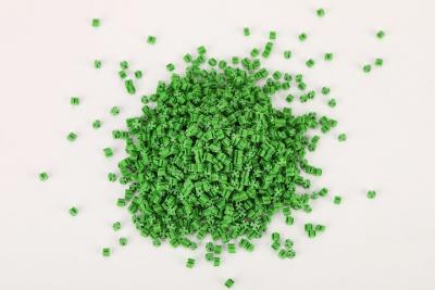 China Green Turf Rubber Infill 1.3g/cm³ UV Resistant 2-4mm Granules for Artificial Grass Sports Fields for sale
