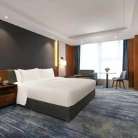 China Medium Pile Rectangle Custom Luxury Designer Wool Carpet Handtufted Customized Design for sale