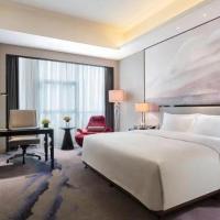 China Medium Pile Rectangle Custom Luxury Designer Wool Carpet Handtufted Customized Design for sale