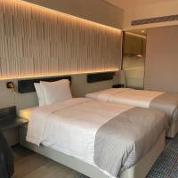 China Commercial Flooring Fire Proof Carpet with 1360g/m2 Pile Weight and Flat Cut Design for sale