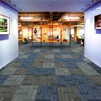 China 550 ± 5% Tufted Level Loop Nylon Carpet Tiles for Modern Commercial Offices and Schools for sale