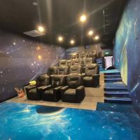 China Density 1200g Non-Slip 80%wool 20%nylon Hotel Pattern Carpet Wall To Wall Carpet for Cinema and Theater for sale