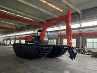 China 1300mm Pontoon Width Excavator in River for Heavy-Duty Applications and Projects for sale