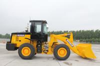 China 3ton Rated Loading Weight Front End Loading Machine with 4 Forward Shift 2 Reverse Shift Ensuring Operation on Worksites for sale