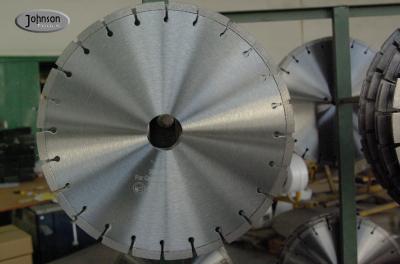 China 350mm Diamond Granite Cutting Blade with 3.2mm Segment Thickness and 24 Teeth for Stone Processing for sale