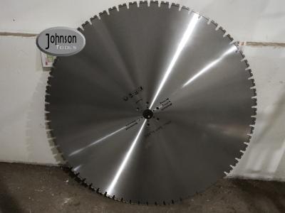 China 1200mm Single U Tooth Diamond Wall Saw Blade for Concrete Cutting 68 Segments for sale