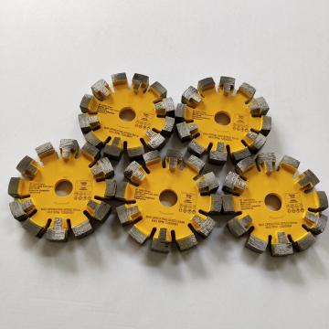 China Diamond Tuck Point Blade 120mm 8 Segments with Protect Teeth for Hard Concrete Grinding for sale