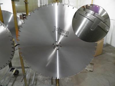 China 600-900mm Wall Saw Blades 1 Inch Center Hole Bolt Hole Pattern Concrete Cutting for sale