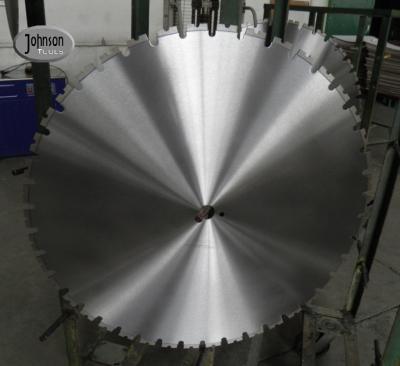 China 760mm Wall Saw Diamond Saw Blade 42 Segments for Reinforced Concrete Cutting for sale