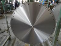 China 600mm Diamond Road Saw Blade for Concrete and Asphalt Cutting - 4.4mm Segment Thickness with Laser Welding for sale