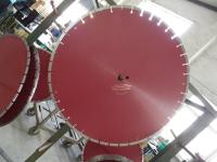 China 600mm Diamond Road Saw Blade for Concrete and Asphalt Cutting - 4.4mm Segment Thickness with Laser Welding for sale