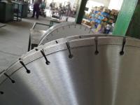 China 600mm Diamond Road Saw Blade for Concrete and Asphalt Cutting - 4.4mm Segment Thickness with Laser Welding for sale