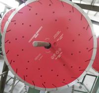 China 350mm Diamond Saw Blade for Reinforced Concrete Cutting with 3.2mm Segment Thickness and 24 Teeth for sale