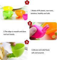 China 10g Vinegar Tomato Dip Clips Seasoning Dish Plastic Dip Clip Bowl For Plate Holder for sale