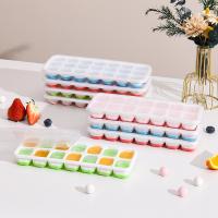 China Stackable Ice Trays with Removable Spill Resistant Lid BPA Free and Silicone Material for sale