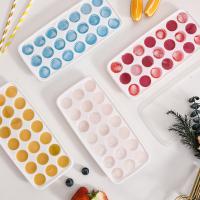 China Stackable Ice Trays with Removable Spill Resistant Lid BPA Free and Silicone Material for sale