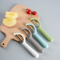 China Good Grip Swivel Blade Vegetable Peelers for Perfectly Peeled Fruits Vegetables 38g for sale