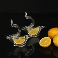 China Portable Transparent Fruit Juicer Acrylic Manual Lemon Slice Squeezer for Citrus Fruits for sale
