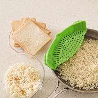 China Clip On Strainer for Pots Pan Fits All Pots and Bowls Silicone Kitchen Strainer for sale
