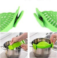 China Clip On Strainer for Pots Pan Fits All Pots and Bowls Silicone Kitchen Strainer for sale