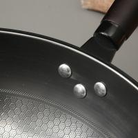 China Minimalist Style Non Stick Honeycomb 34cm Pure Iron Frying Wok Sustainable and Durable for sale