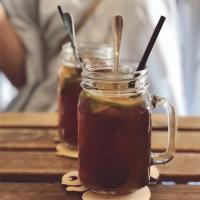 China Custom Glass Mugs 500ml Clear Mason Glass Water Juice Cola Cup With Straw And Lid for sale