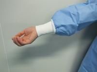 China Reinforced Disposable Medical Gowns , Sterile Protective Gown Non - Allergenic for sale