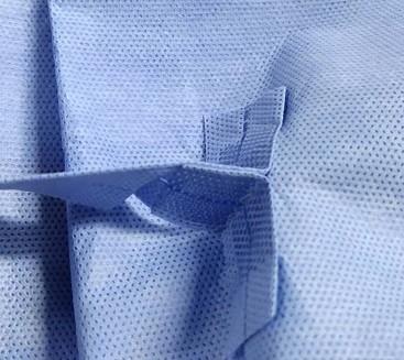China Reinforced Disposable Surgical Gown Blood Repellent High Barrier Performance for sale