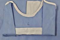 China Breathable Anti Blood Disposable Examination Gowns With Hook Loop Fastener for sale