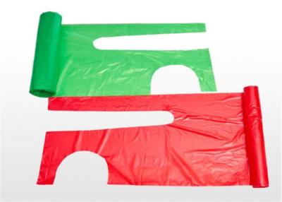 China Colored Disposable Plastic Aprons On A Roll , Disposable PE Apron ISO CE Standards for sale