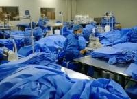 China Snap Button PP Disposable Lab Coat With Cotton Cuff 115x137cm for sale