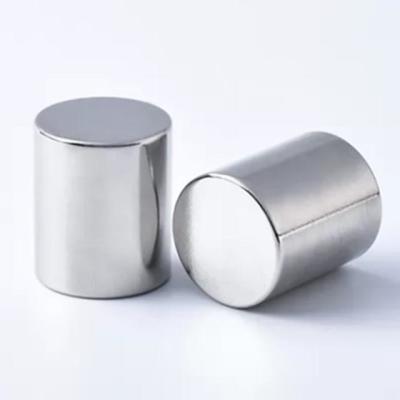 China N52 Neodymium Cylindrical Magnets Rare Earth NdFeB Permanent Magnet 80°C Max for sale