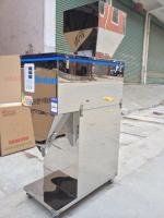 China Adjustable Speed Semi Auto Weighing Filling Machine For Granule Rice Coffee for sale