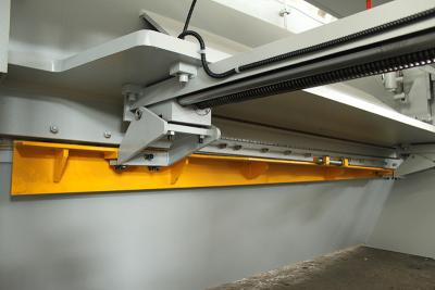 China Hydraulic Cutting Electric Shearing Machine QC11Y 20X6000 For Steelwork 20Mm 6000mm for sale