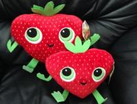China Custom 25cm Cloudy with a Chance of Meatballs 2 Strawberry Berry Stuffed Plush Toy OEM for sale