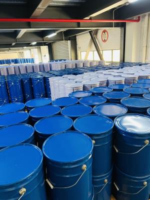 China Low Flexibility Industrial Epoxy Resin with Flash Point Around 135°C and Strong Adhesion for Metals, Plastics, and Wood for sale