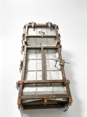 China Custom Cast Aluminum Rotomolding Mold with Stepped Structural Frame & Perimeter Clamps for Agricultural & Heavy Machinery Plastic Housings for sale