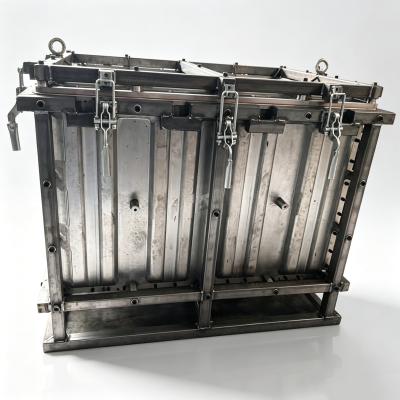 China Custom High-Capacity Vertical Deep-Draw Cast Aluminum Rotomolding Mold with Reinforced Steel Cage & Top-Opening Toggle Clamps for Industrial Tanks for sale