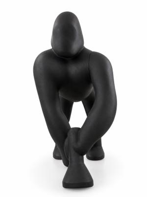 China Custom Rotomolded Matte Black Gorilla Art Sculpture & Modern Animal Statue for Commercial Outdoor Landscape & Hotel Decor OEM/ODM for sale