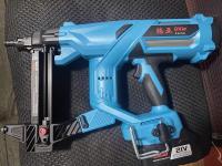 China Li-Ion 7.2V 4.0Ah Battery Powered Concrete Nail Gun for Smooth and Accurate Nailing for sale