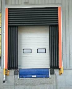 China 2030*2000*510 mm Foundation Size Hydraulic Dock Leveler with Dedicated Hydraulic Unit 2000*2000*500 mm Platform Size for sale