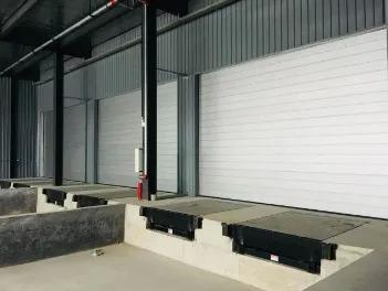 China Hydraulic Dock Leveler with CPU Control System Fault Diagnostics and Dynamic Load 6.8 Tons for sale