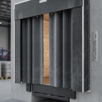 China Curtain Thickness 0.8mm Loading Dock Shelter with High Resistance To Wear and Tear Providing Thermal Insulation to Reduce Energy Loss for sale